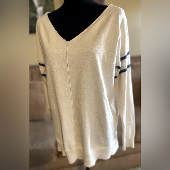 SO | Sweaters | So Lightweight Sweater In Cream W Stripes On Sleeve A V ...